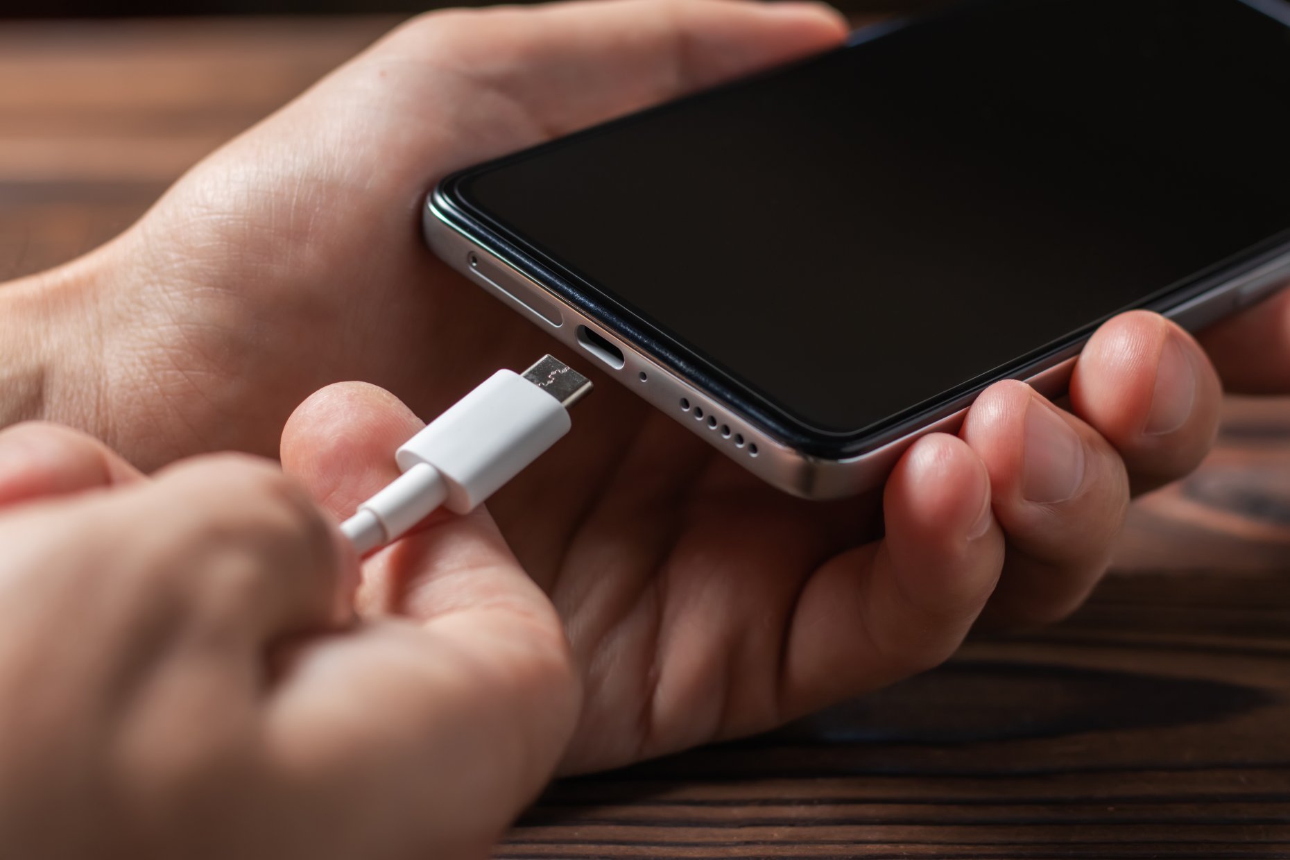 How is the life of a rechargeable battery determined? – Jauch Blog