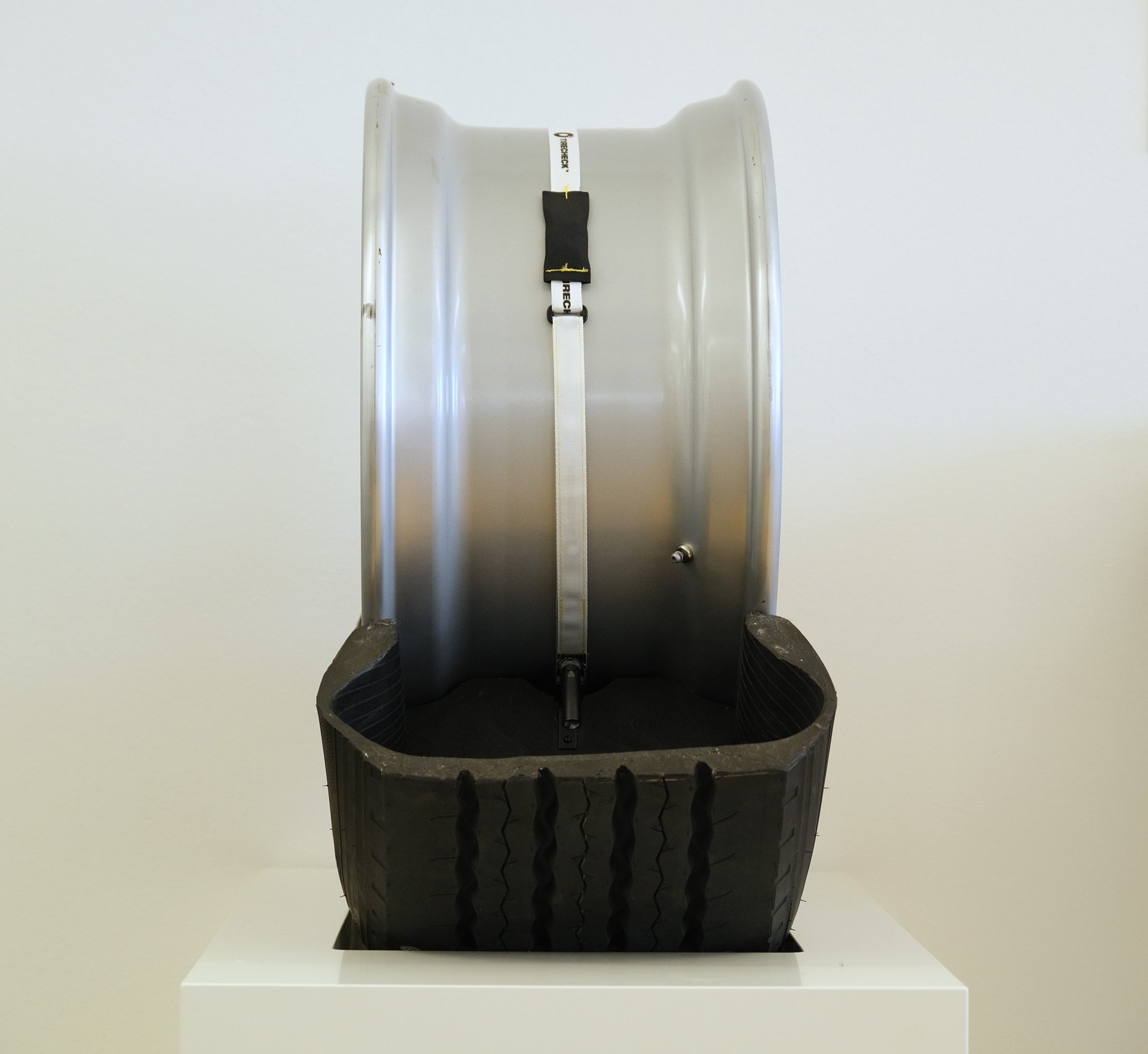 Customer Success Story: Highest frequency stability for the tire ...